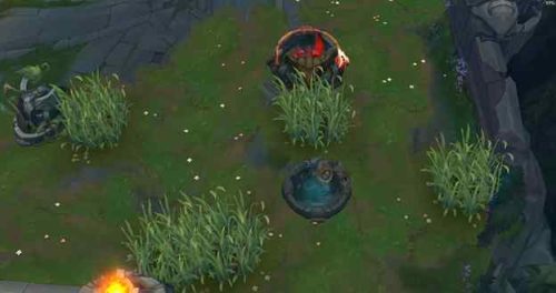 What is Facechecking in League of Legends? - LeagueTips